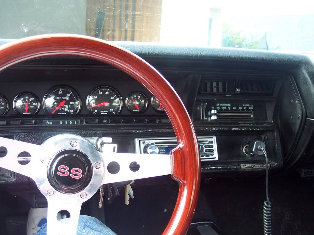 painting my dash panel (70 chevelle). step by step.