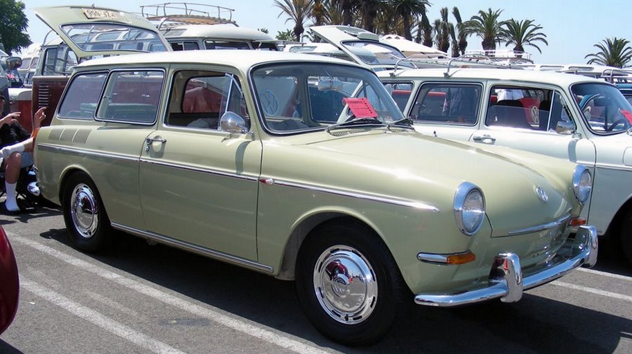 RADBAK - A 64 Squareback - Hi-Tech Style