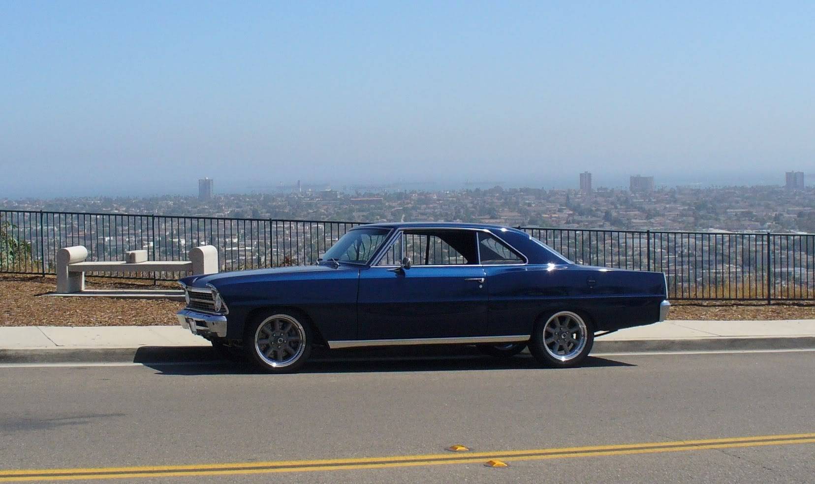 18" wheels with old school race car styling
