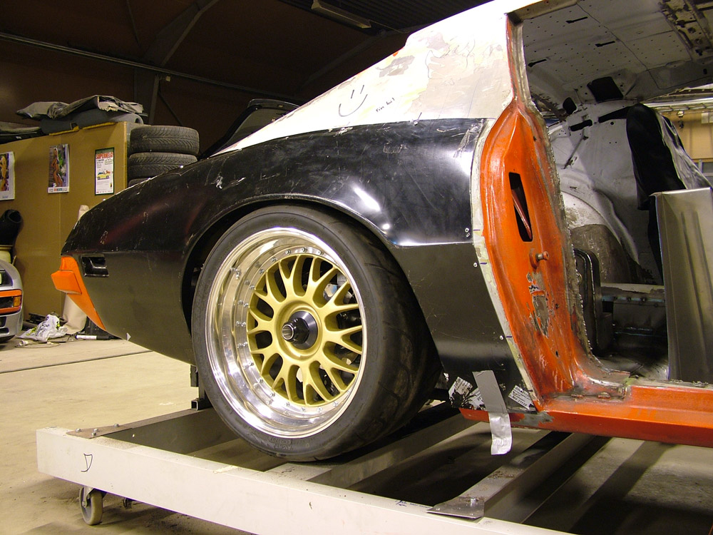 changing and modifying rear quarter panel + repairing the inner wheel ...