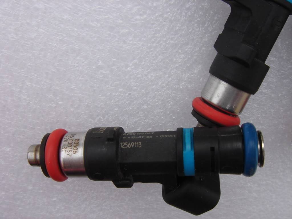 LS2 33# Injectors w/ set of Billet adapters to LS1 intake