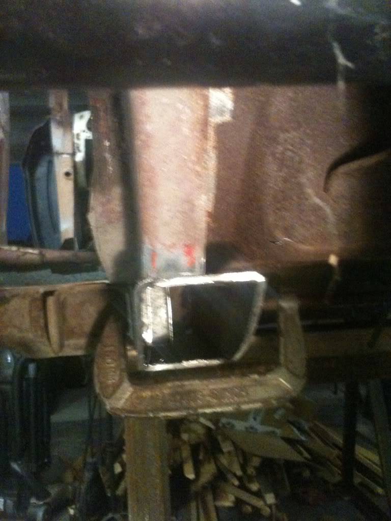 Lateral movement in leaf springs