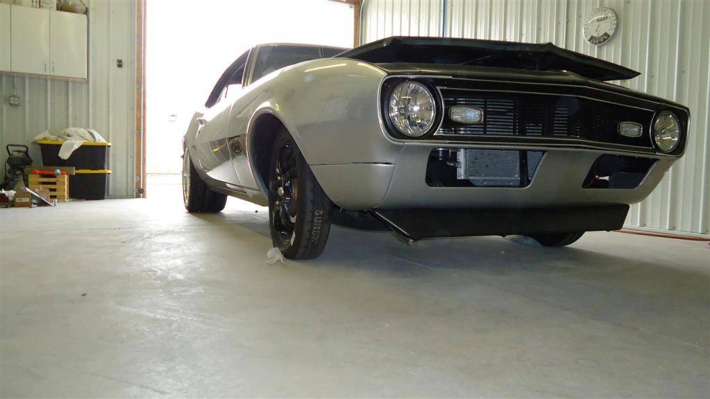 335's on a 68 Camaro mini tubbed