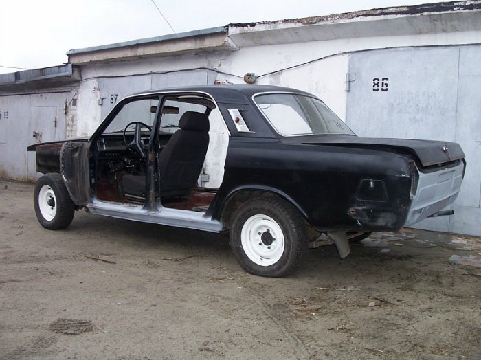 GAZ M24 "Volga" Russian build