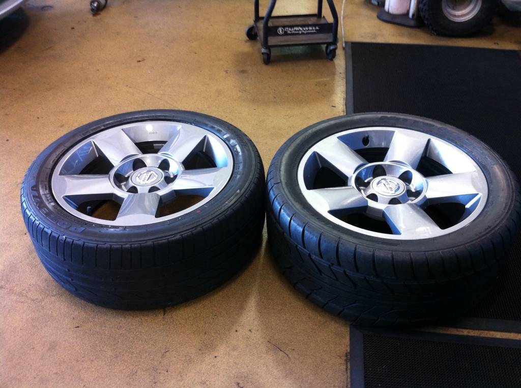 Looking for pics of 18X8's with 275's