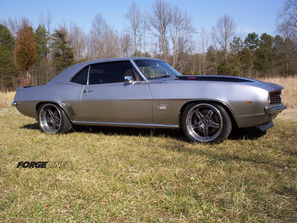 Todd's '69 Camaro on Forgeline SP3P Wheels