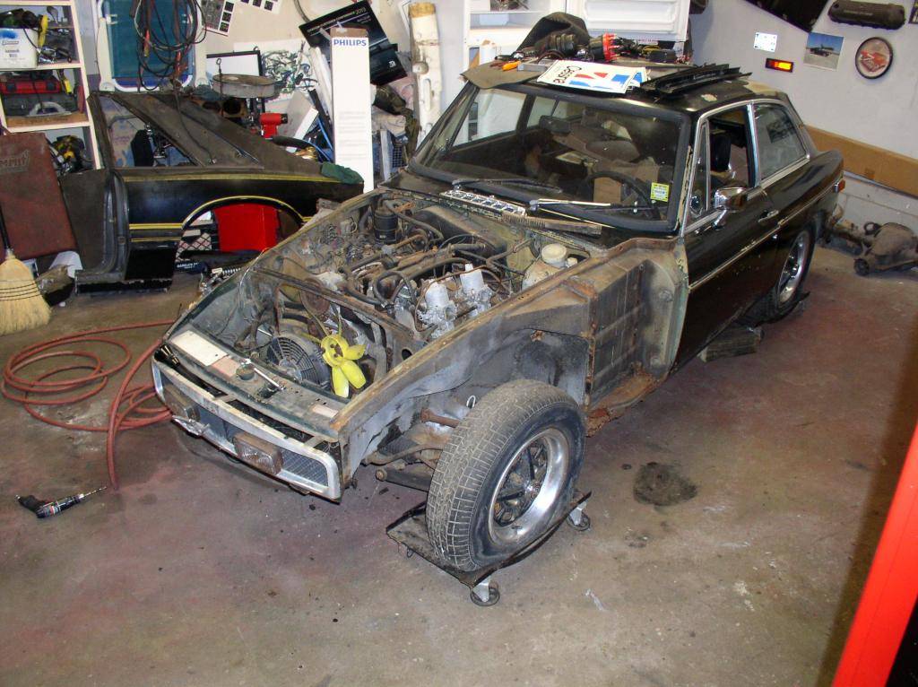 MGB GT V8 PT/ Track car