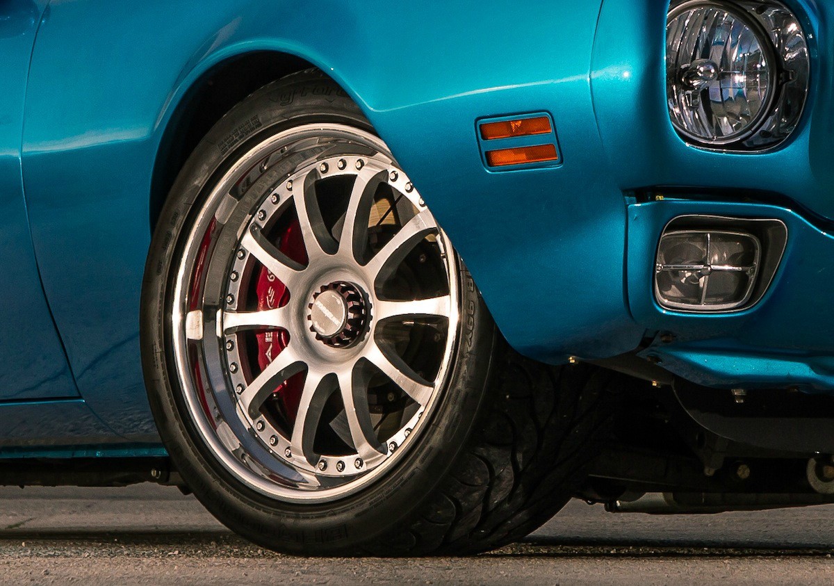 Albert Melchior's Formula 400 Firebird on Center Locking Forgeline ZX3 ...