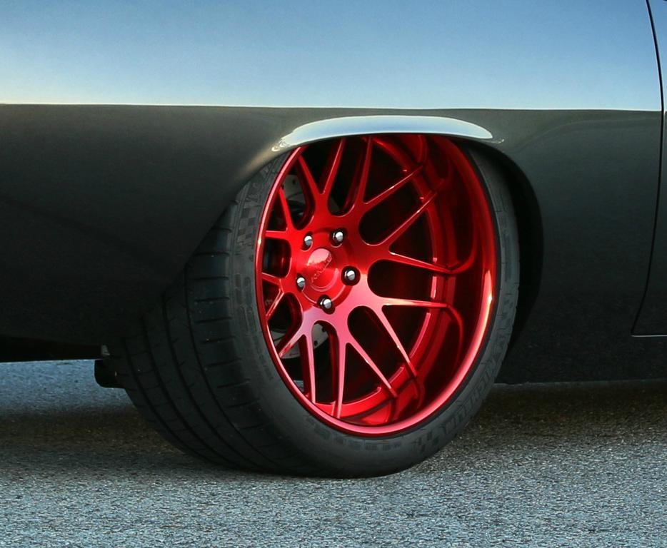 Roadster Shop's "HellFish" '70 Cuda on Forgeline DE3C Wheels