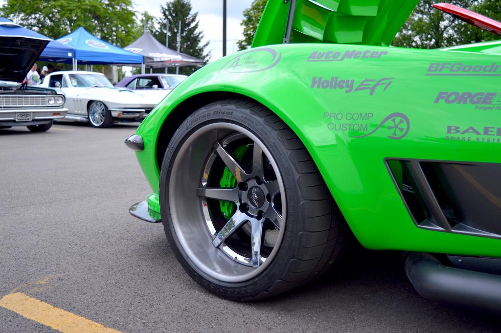 Bob Bertelsen's "Green Mamba" 1968 Corvette on Forgeline CV3C Concave ...