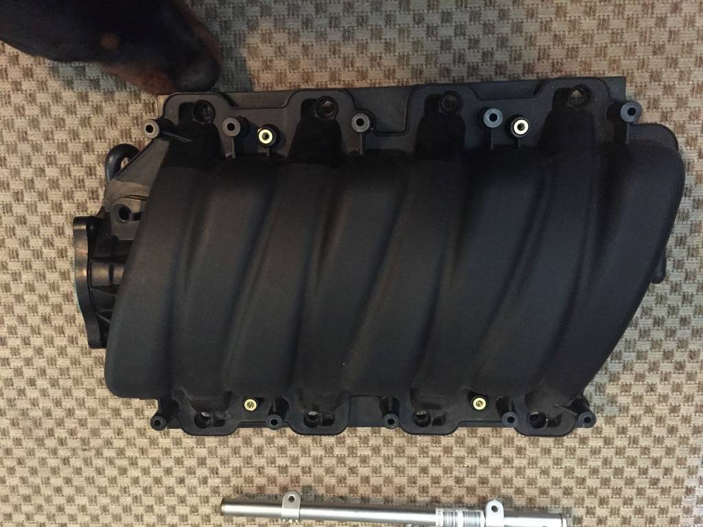 FS Used LS7 stock intake manifold and fuel rails