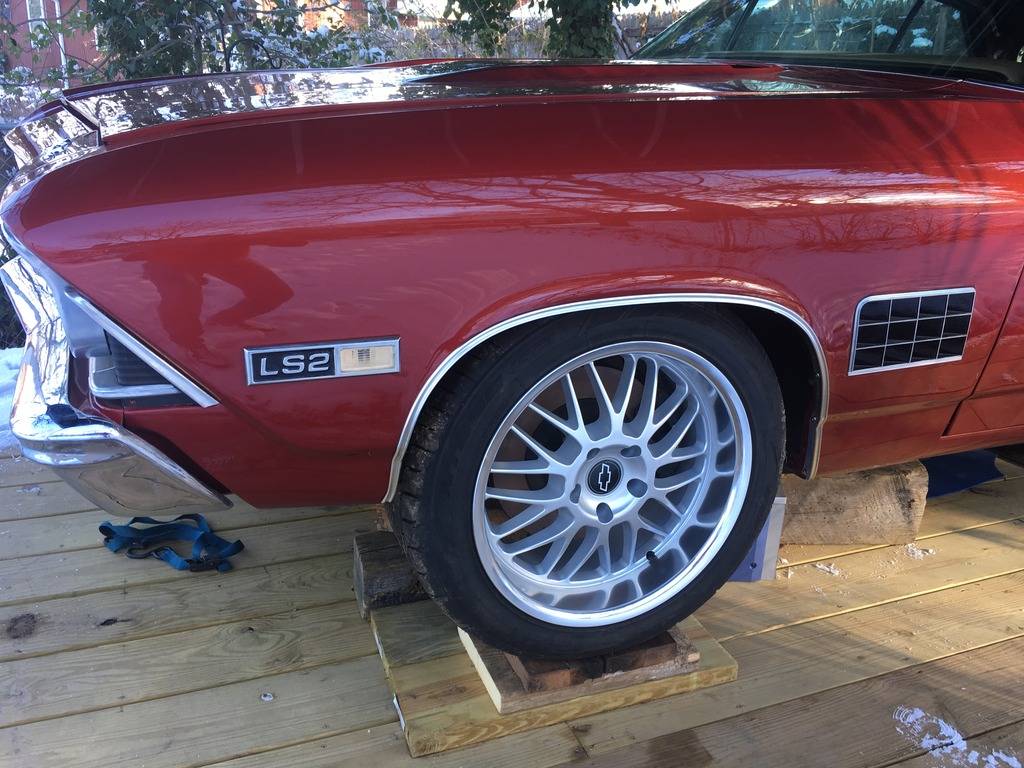 70 Chevelle Wheel Well Moldings?