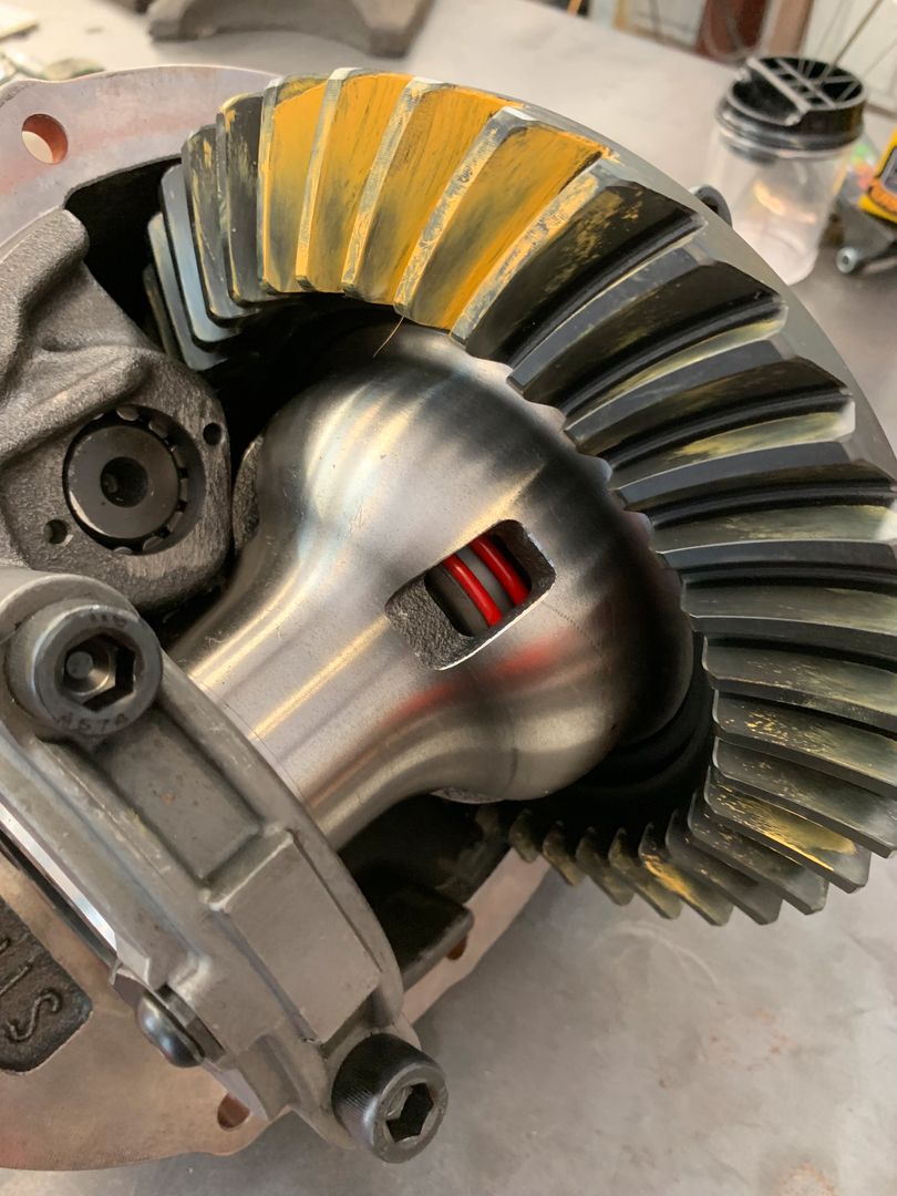 Brand new, never ran, Detroit Locker with 40# springs. 35 spline Ford 9".