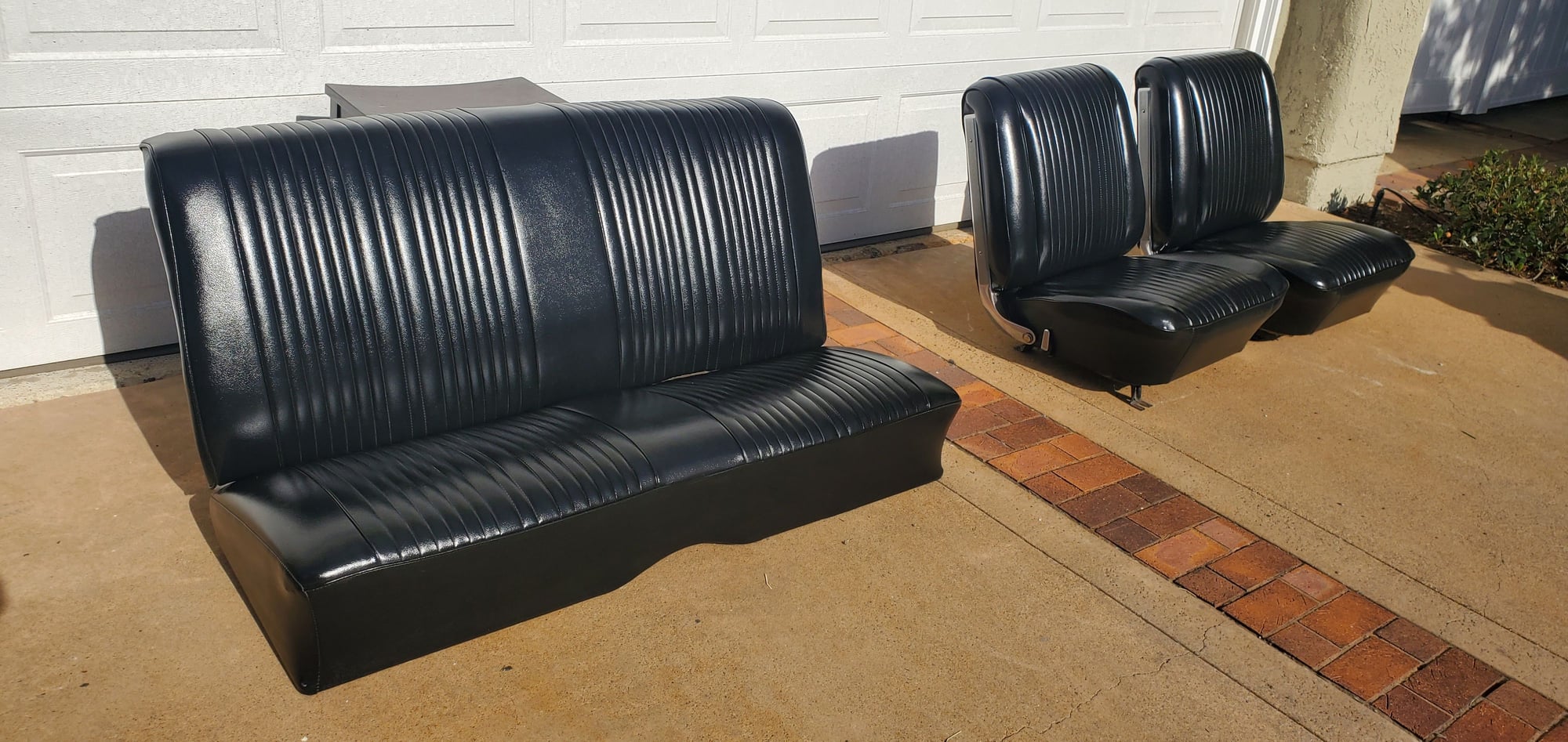 64-67 GM A Body seats (out of a '65 Olds 442)