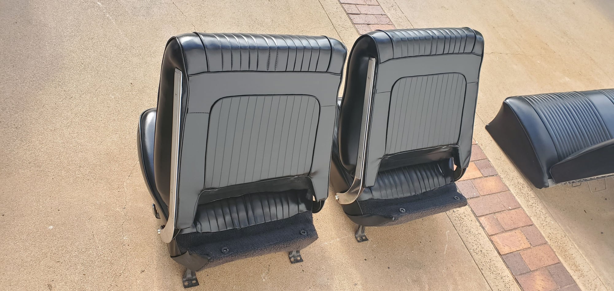 64-67 GM A Body seats (out of a '65 Olds 442)