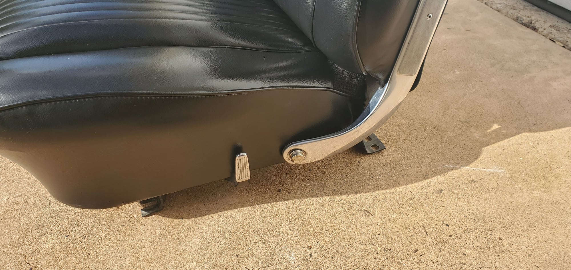 64-67 GM A Body seats (out of a '65 Olds 442)