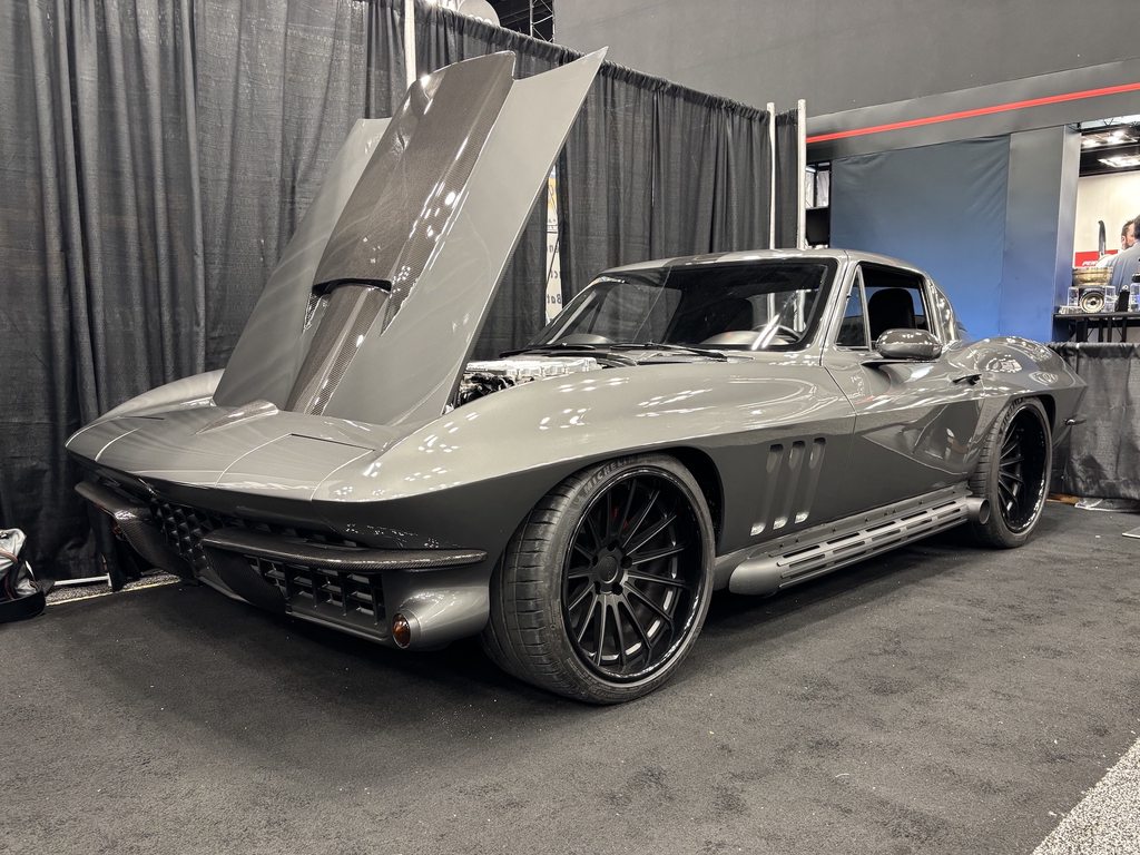 Rothspeed "Split Ray" 1966 Corvette on Forgeline Forged Three Piece ...